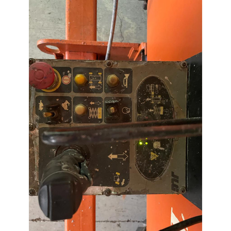 plataforma de tijera diesel JLG 4394RT